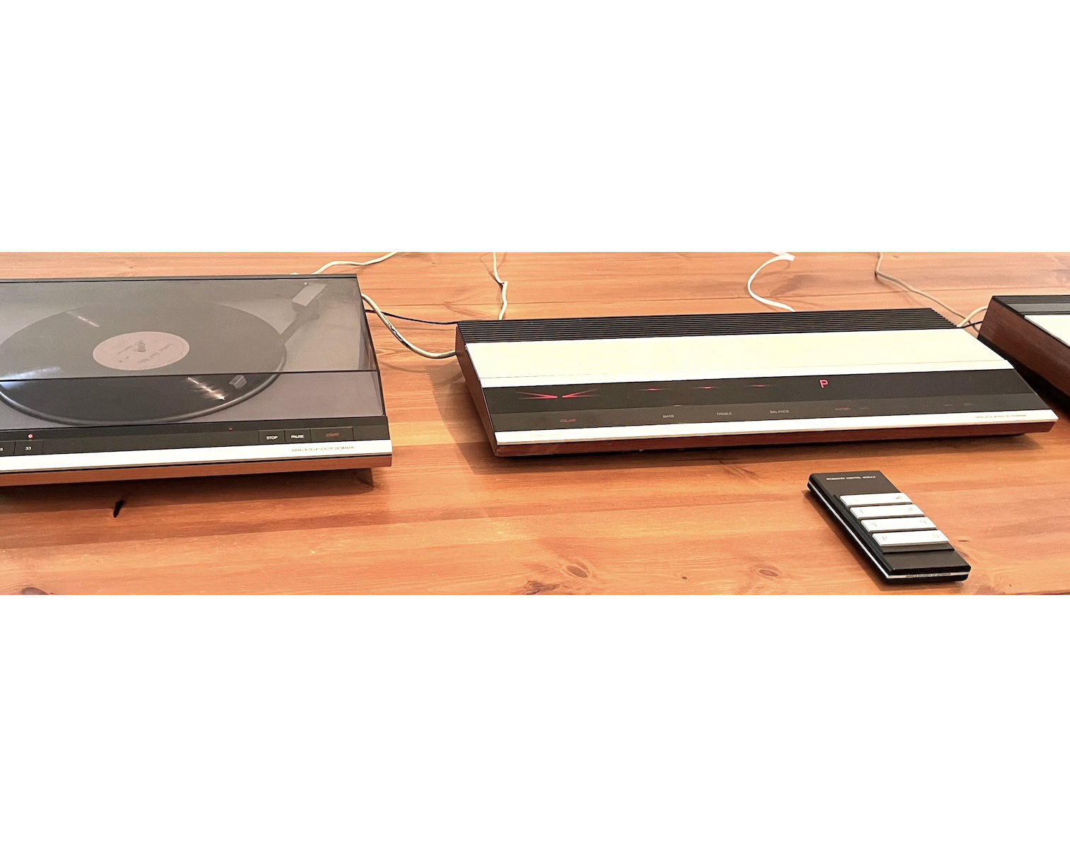 Beomaster 2400 y Beosystem completo 2400 de Bang & Olufsen.