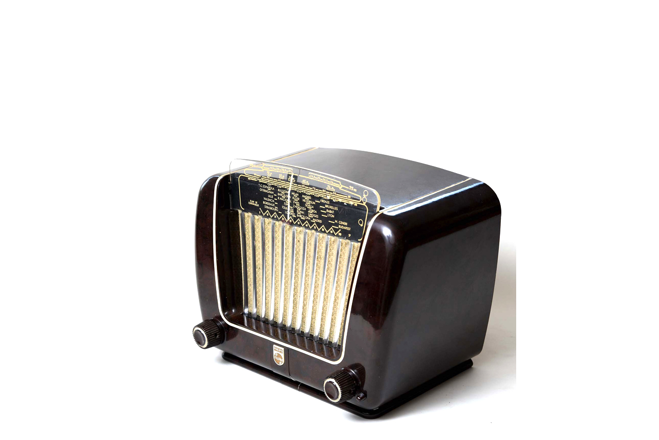 Radio PHILIPS BE-292-U "la Peineta" Icónica radio.