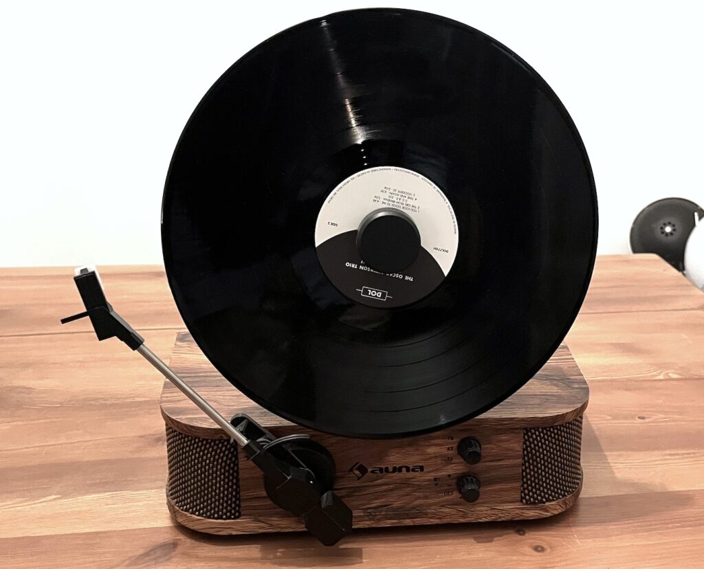 Tocadiscos vertical Auna Verticalo SE ¡Decorativo y práctico!